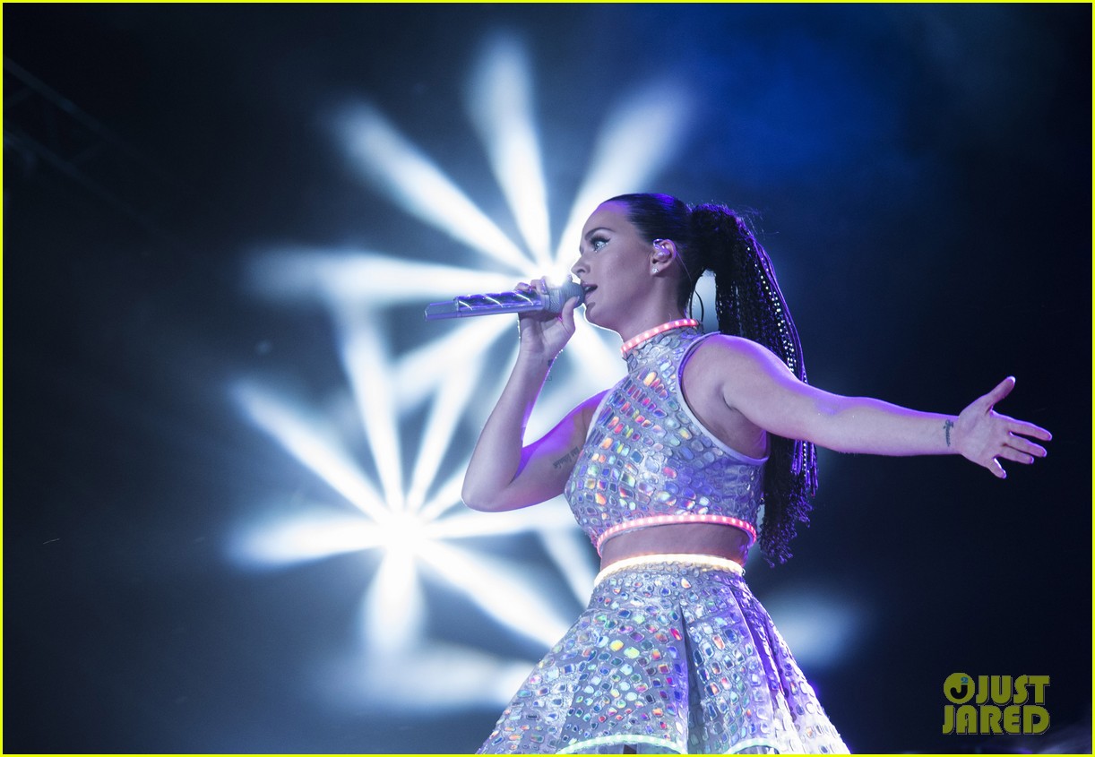 Katy Perry's Rock in Rio 2015 Full Performance Video - Watch Now ...