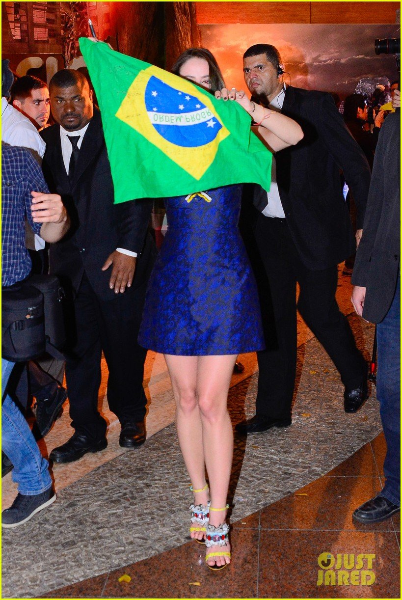 Kaya Scodelario Cries At Brazilian Premiere of 'Maze Runner: The Scorch ...