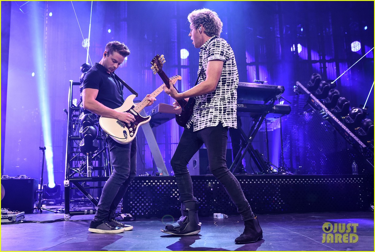 One Direction Kick Off Apple Music Festival 2015 In London: Photo ...