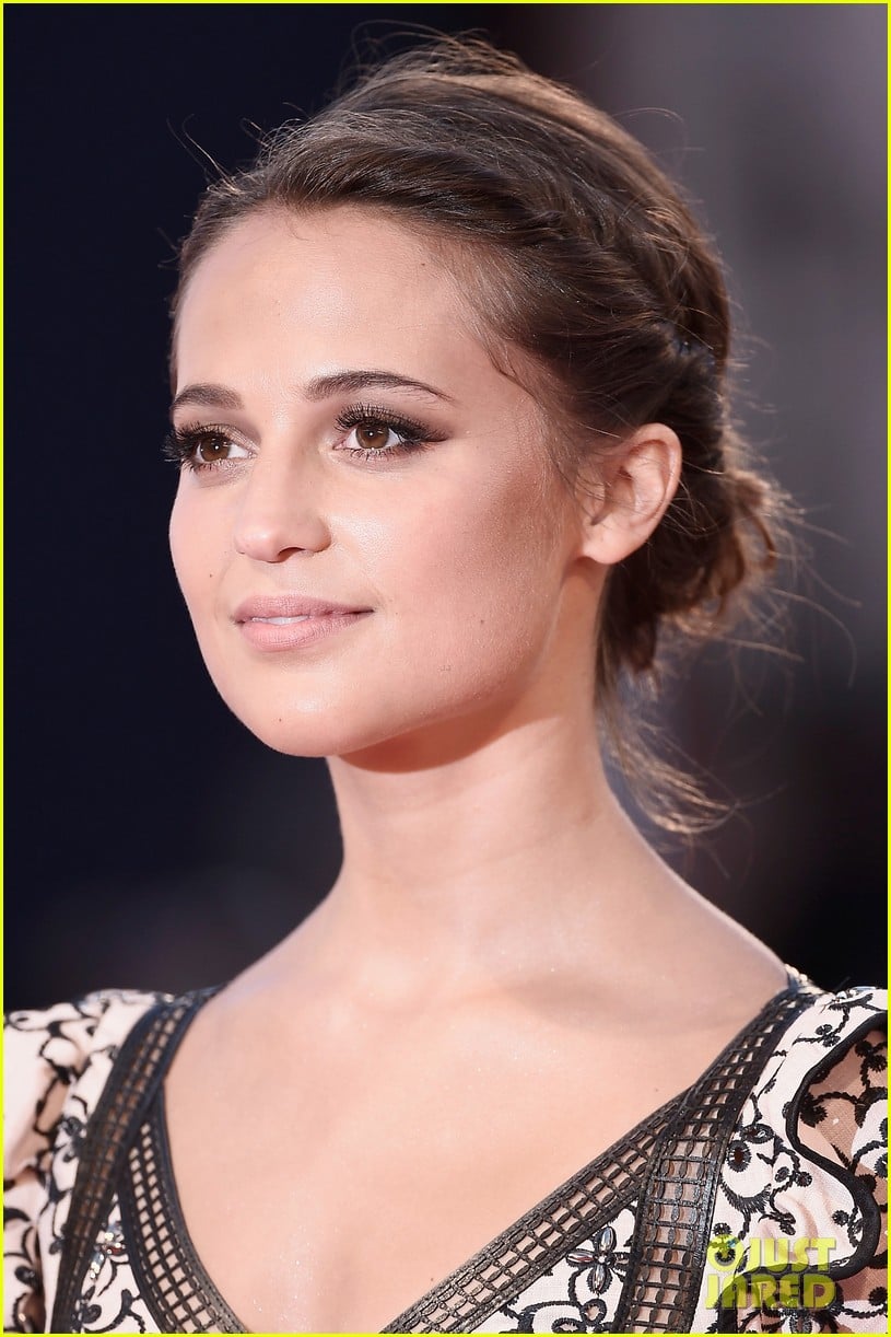 Eddie Redmayne Brings His Wife to 'Danish Girl' Premiere: Photo 3453530 ...