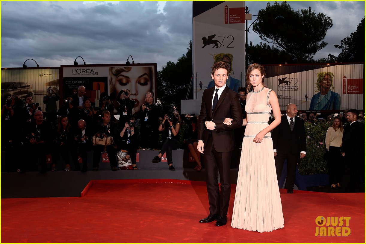 Eddie Redmayne Brings His Wife to 'Danish Girl' Premiere: Photo 3453536 ...