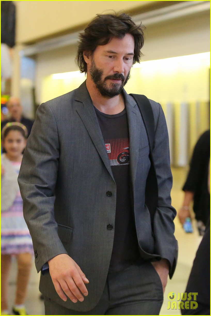 Keanu Reeves Steps Out on His 51st Birthday: Photo 3451325 | Keanu ...