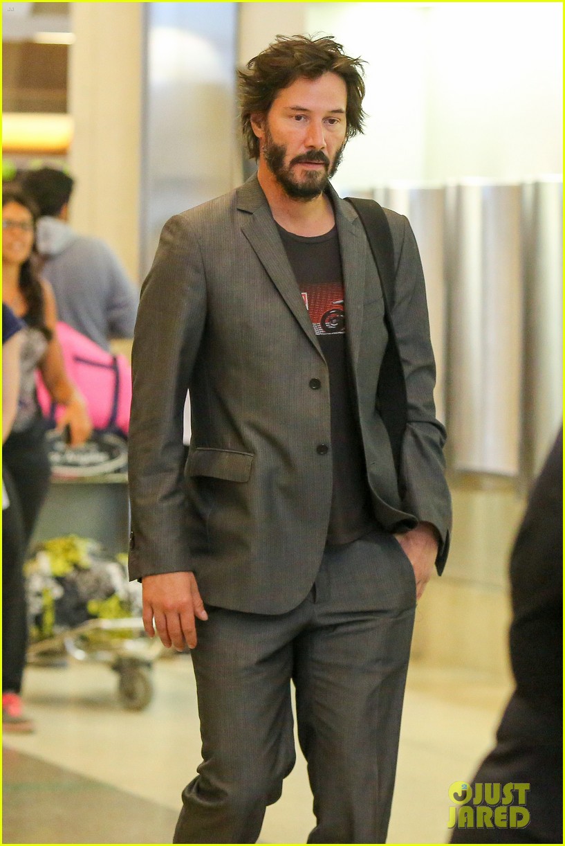 Keanu Reeves Steps Out on His 51st Birthday: Photo 3451332 | Keanu ...