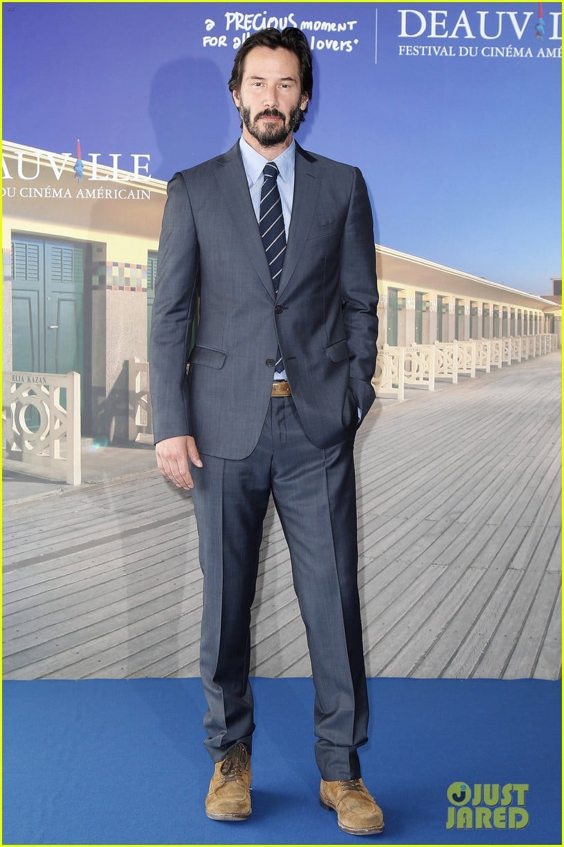 Keanu Reeves Steps Out at the 'Knock, Knock' Premiere: Photo 3453736 ...