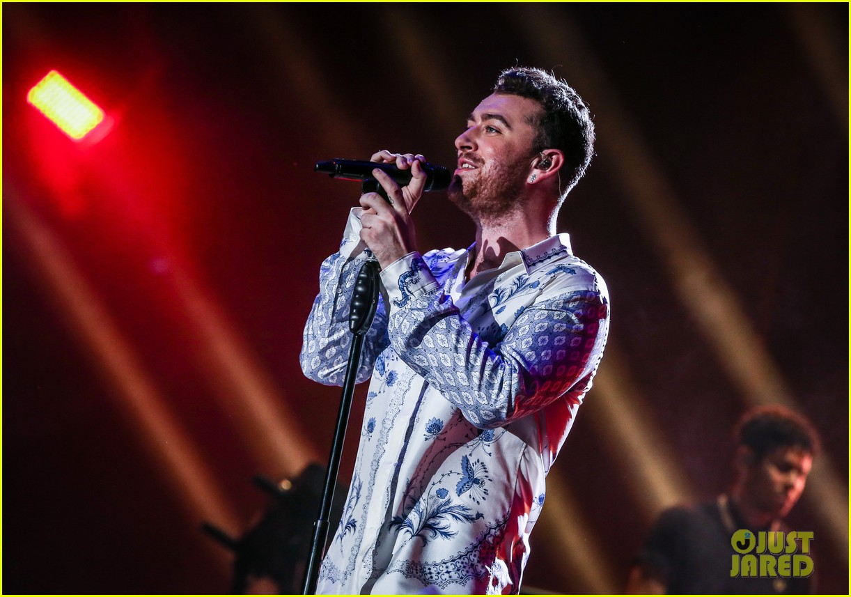 Sam Smith Rocks Out In Rio To Rihanna: Photo 3472086 | Photos | Just ...