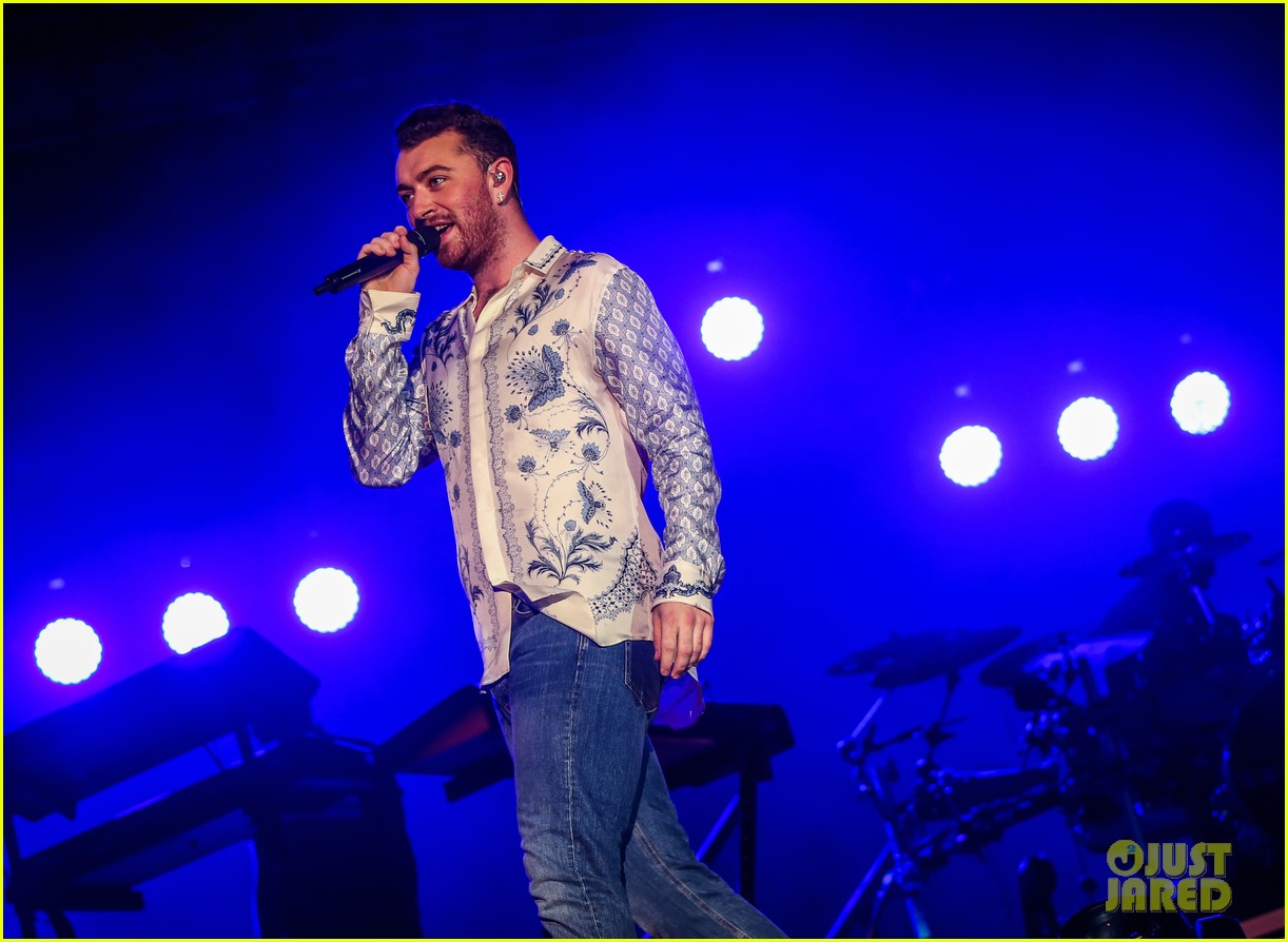 Sam Smith Rocks Out In Rio To Rihanna: Photo 3472088 | Photos | Just ...