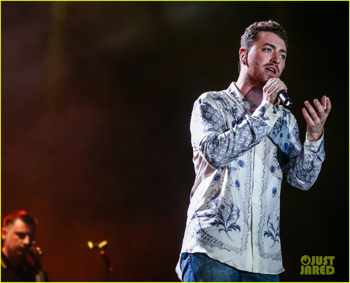 Sam Smith Rocks Out In Rio To Rihanna: Photo 3472089 | Pictures | Just ...