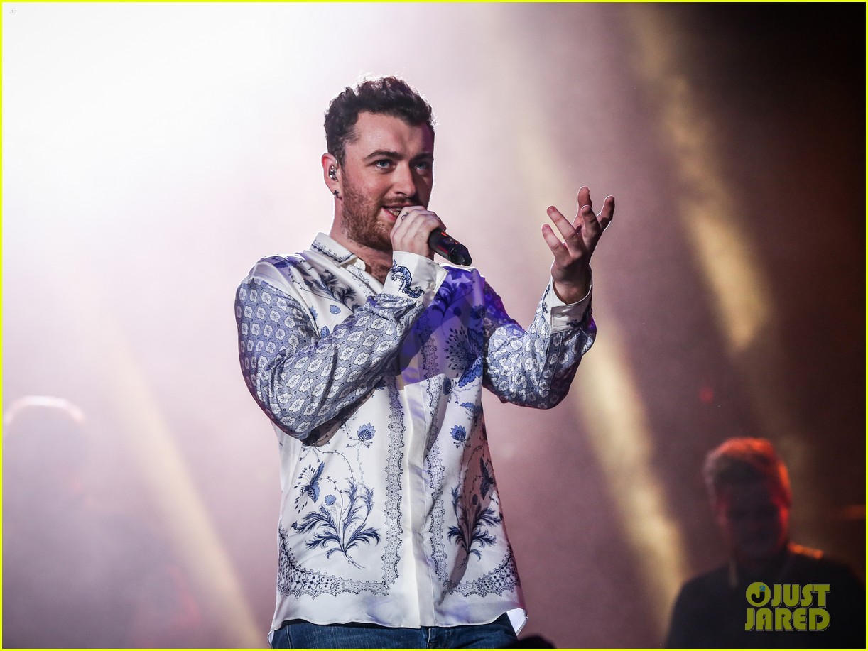 Sam Smith Rocks Out In Rio To Rihanna: Photo 3472090 | Photos | Just ...