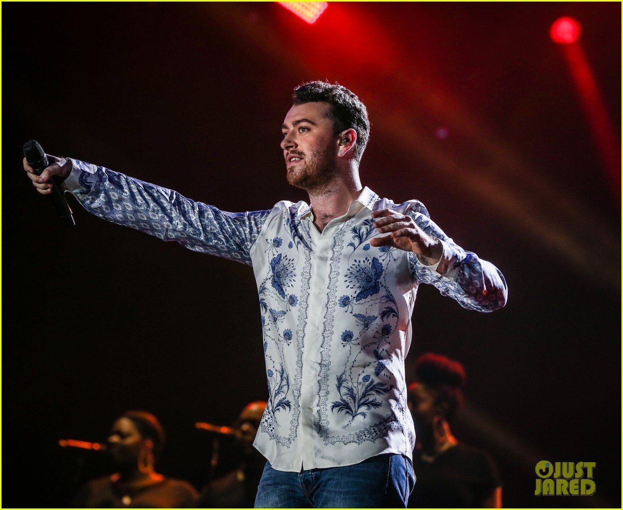 Sam Smith Rocks Out In Rio To Rihanna: Photo 3472098 | Photos | Just ...