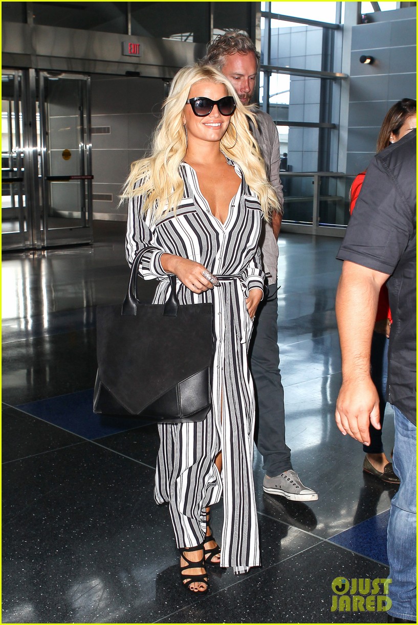 Jessica Simpson Has a Successful HSN Sell-Out Show! : Photo 3464162 ...