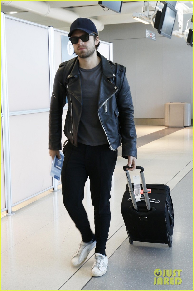 Sebastian Stan Gets NASA Expierence At 'Martian' Screening with ...