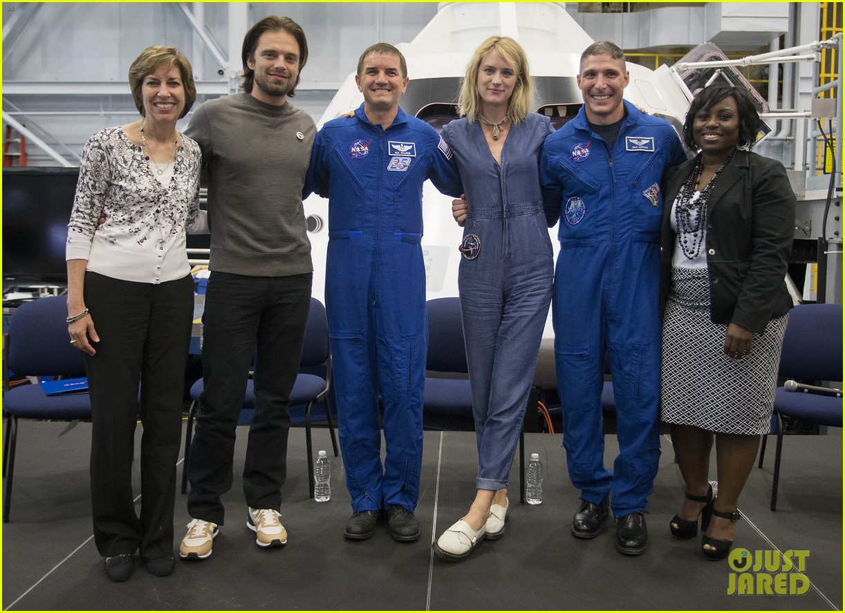 Sebastian Stan Gets NASA Expierence At 'Martian' Screening with ...