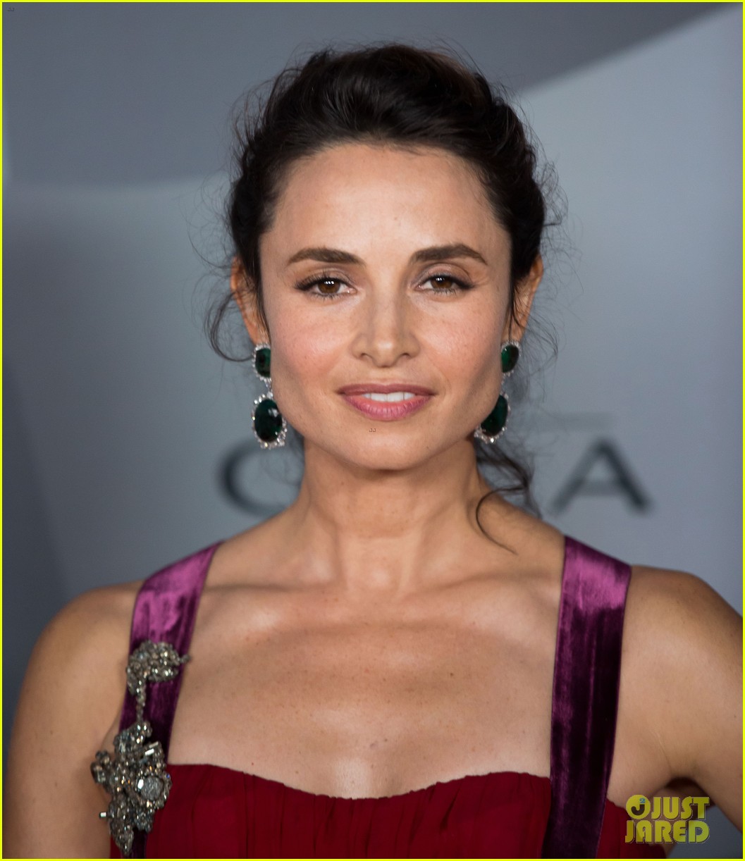 Hilary Swank & Bryce Dallas Howard Get Glam For L.A. Philharmonic's ...