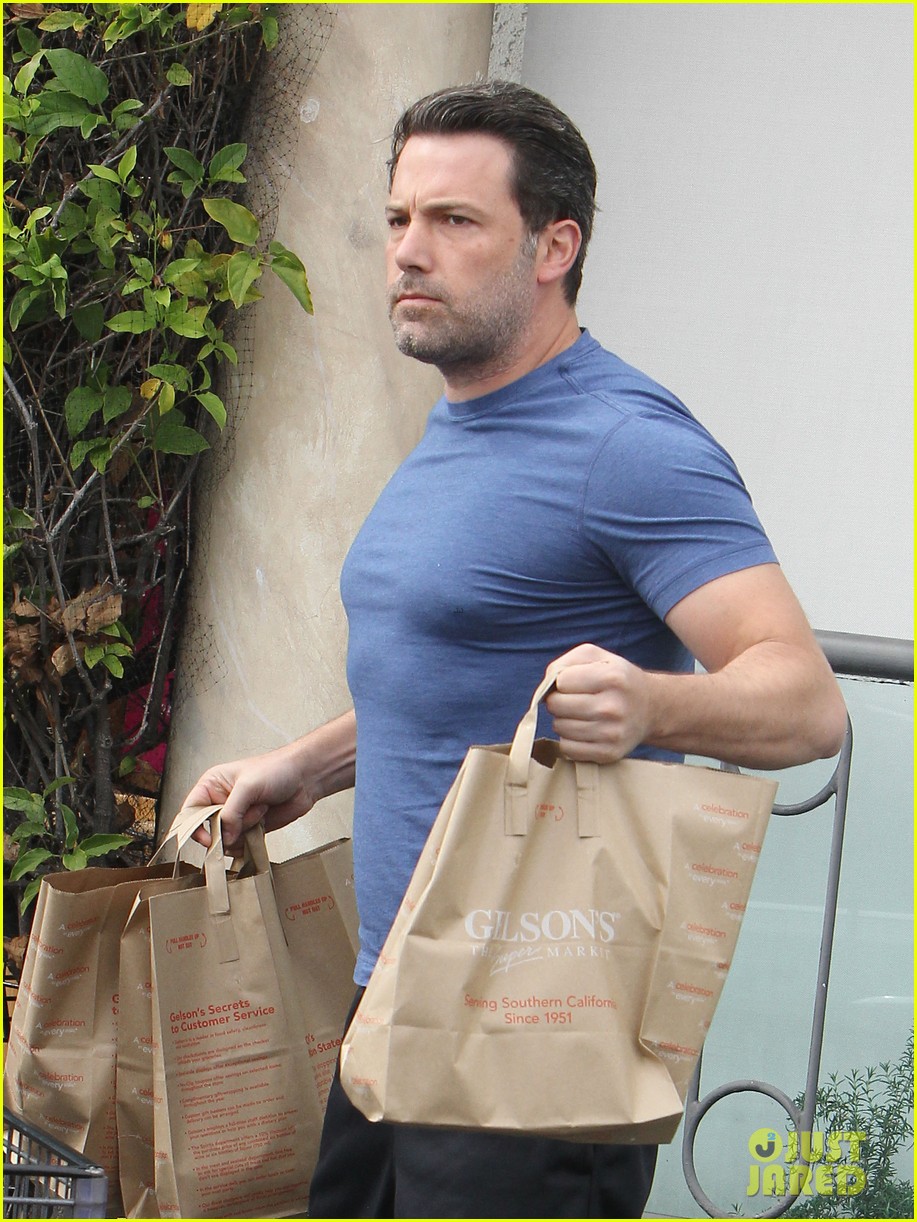 Ben Affleck's Muscles Are Pumped Up During Grocery Run with Jennifer ...