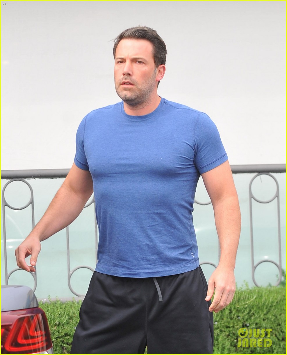 Ben Affleck's Muscles Are Pumped Up During Grocery Run with Jennifer ...