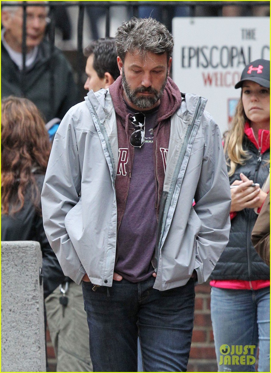 Ben Affleck Sports Bushy Beard in Boston: Photo 3475876 | Ben Affleck ...