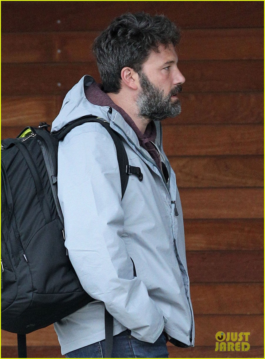 Ben Affleck Sports Bushy Beard in Boston: Photo 3475878 | Ben Affleck ...