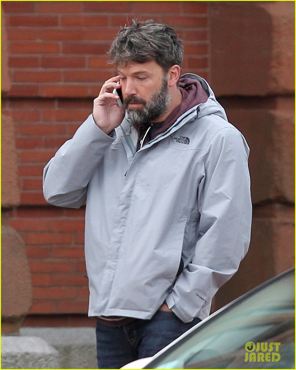 Ben Affleck Sports Bushy Beard in Boston: Photo 3475886 | Ben Affleck ...