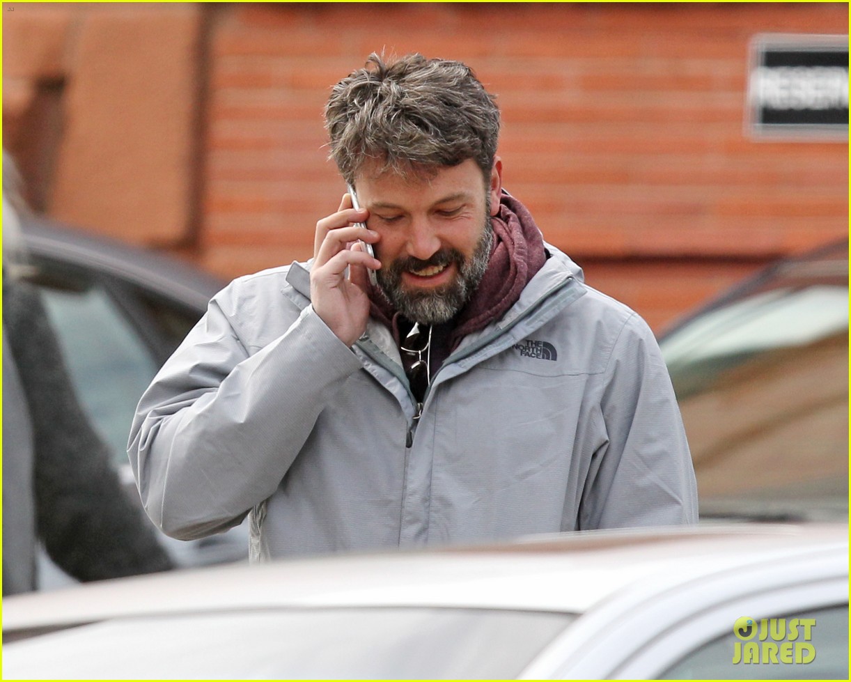 Ben Affleck Sports Bushy Beard in Boston: Photo 3475889 | Ben Affleck ...