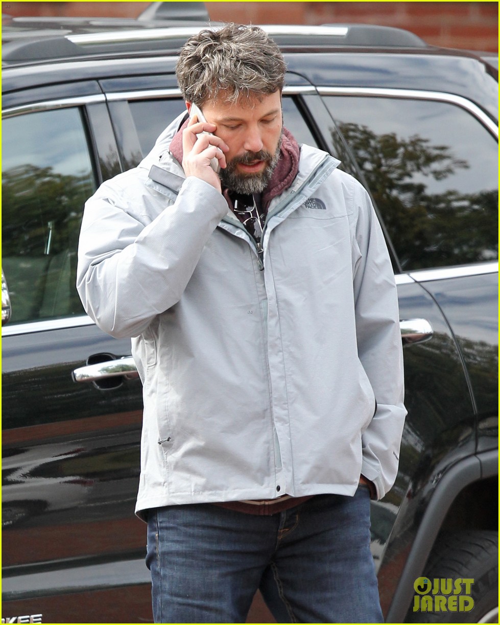 Ben Affleck Sports Bushy Beard in Boston: Photo 3475890 | Ben Affleck ...