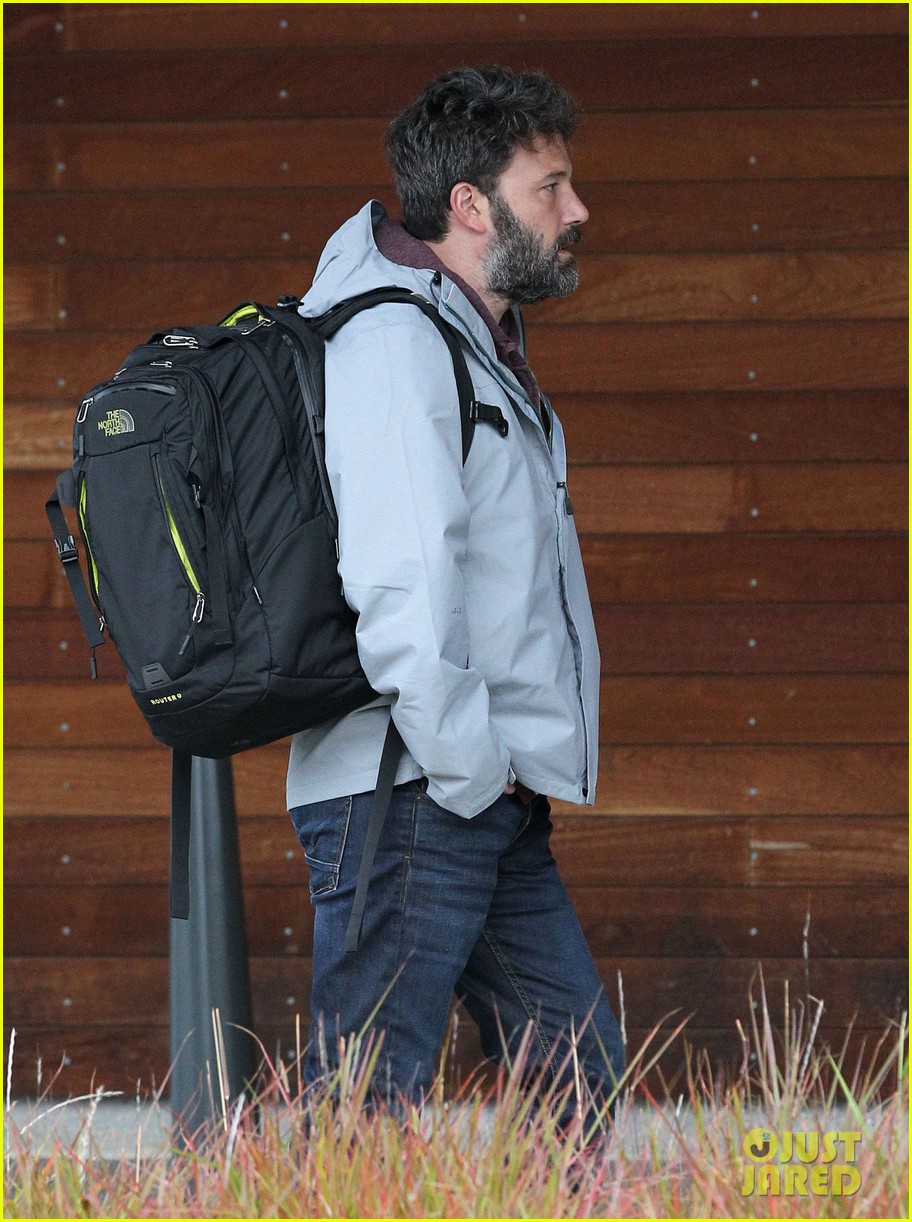 Ben Affleck Sports Bushy Beard in Boston: Photo 3475902 | Ben Affleck ...