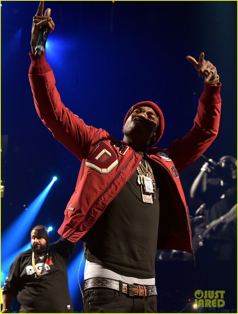 Photo: beyonce nicki minaj perform feeling myself live 10 | Photo ...