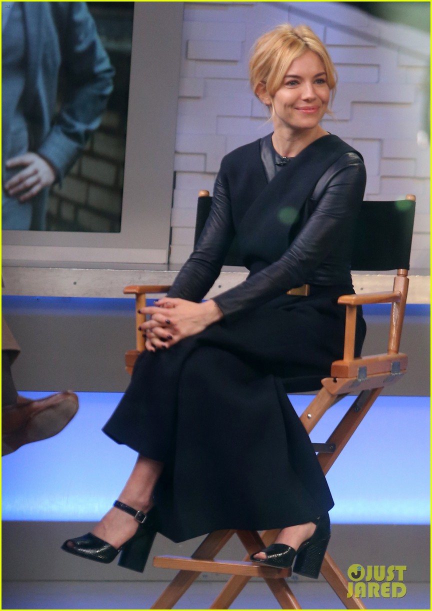 Bradley Cooper Gives Ellen DeGeneres a Hilarious Helping Hand in the ...