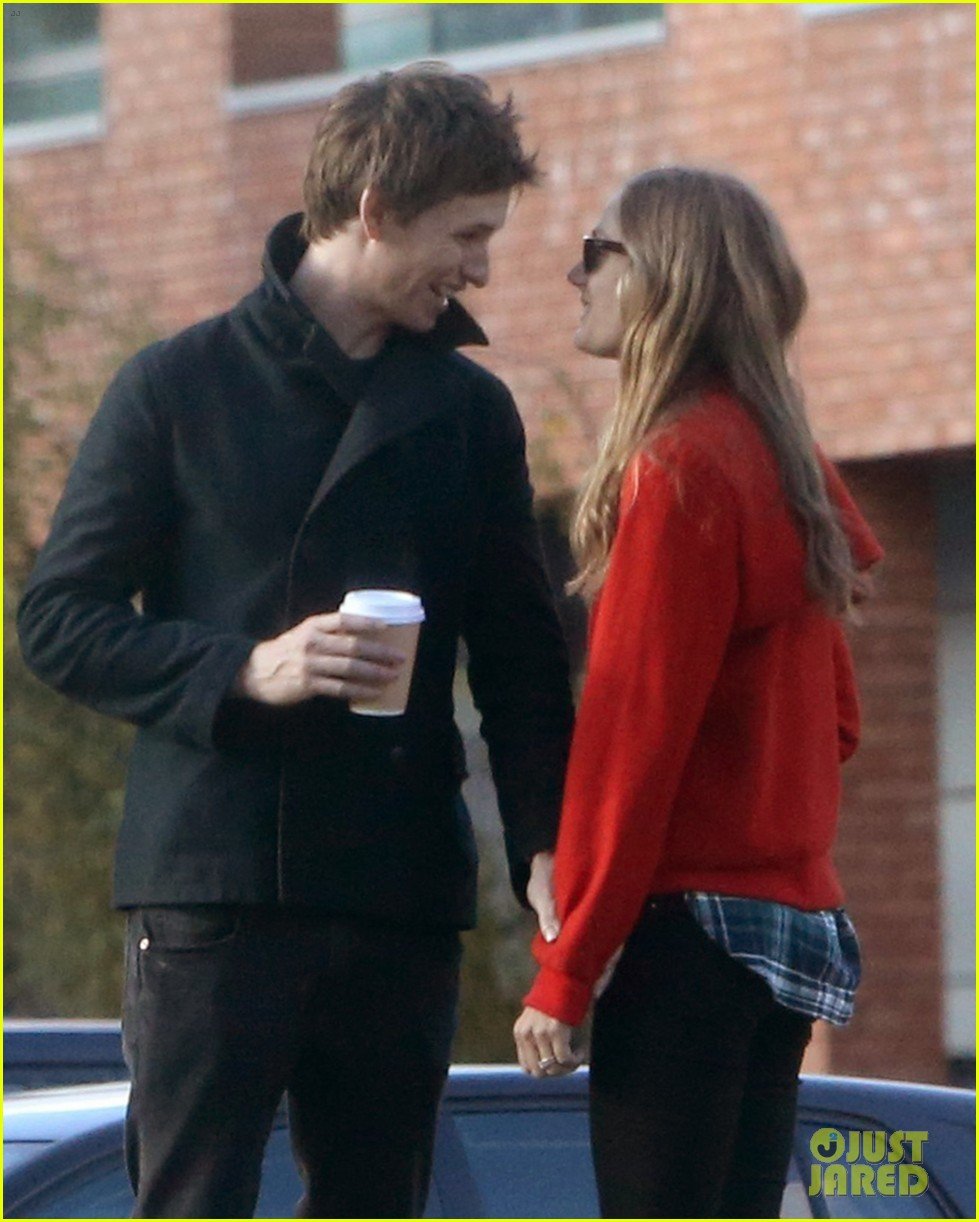 Eddie Redmayne & Wife Hannah Pack on the PDA in London: Photo 3483470 ...