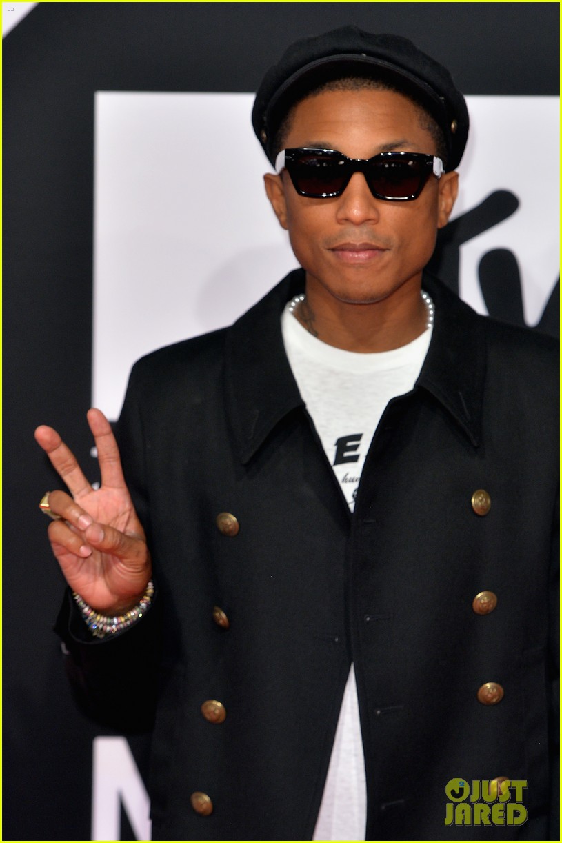 Jason Derulo & Pharrell Williams Take on the MTV EMAs 2015!: Photo ...