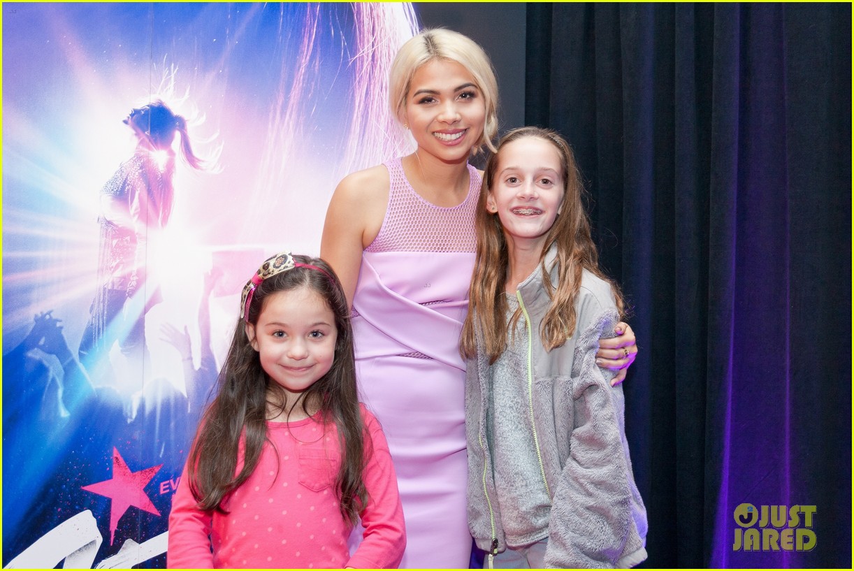 'Jem & The Holograms' Cast Hosts Special Screening In Rhode Island ...