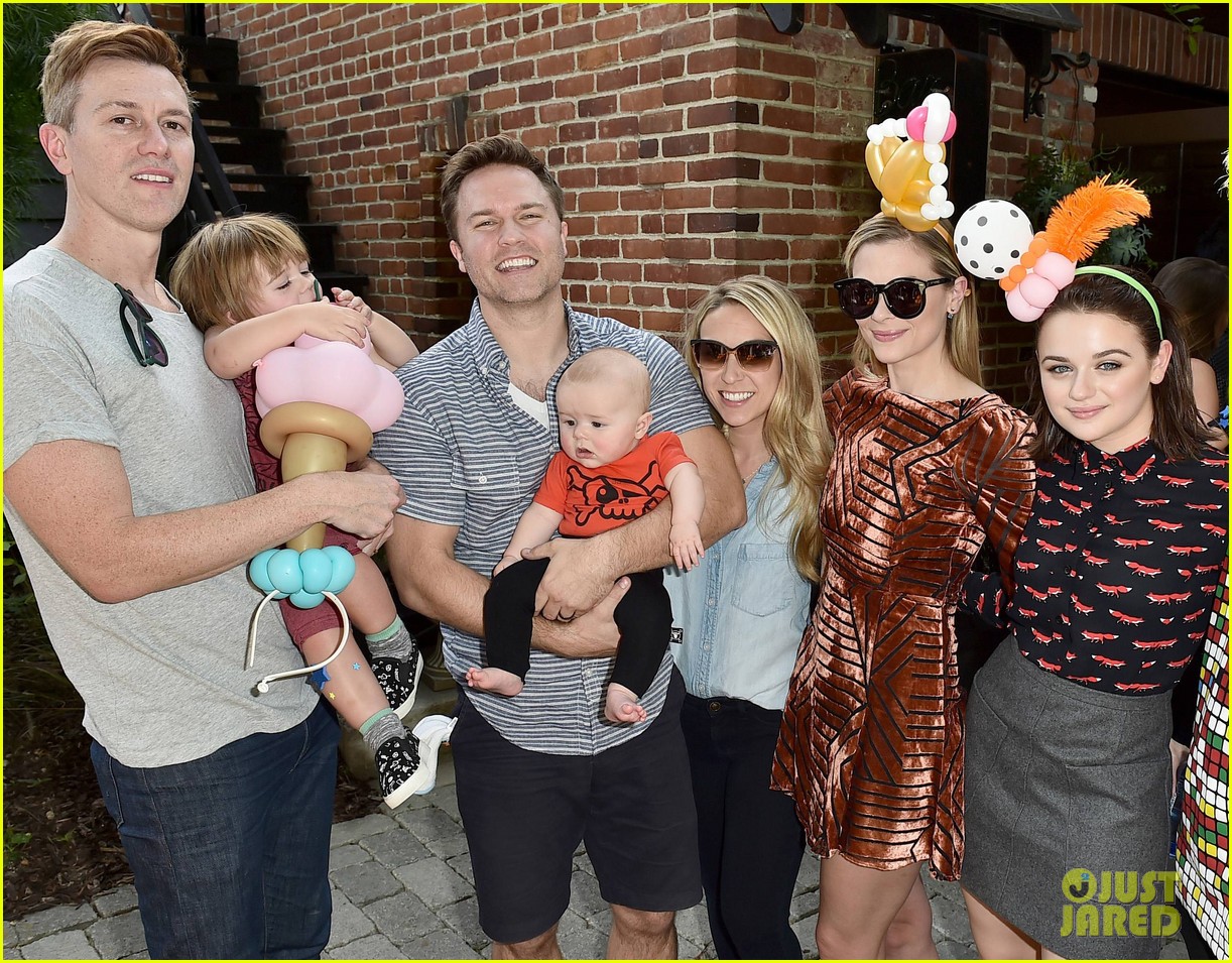 Jaime King Brings the Family to Just Jared Jr.'s Fall Fun Day ...