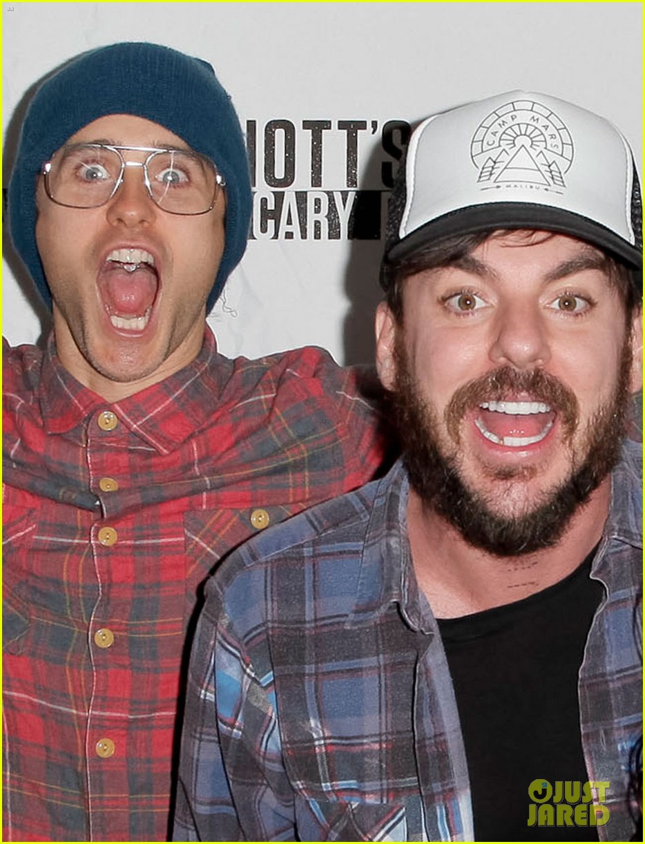 Jared Leto Lets Out a Scream at Knott's Scary Farm!: Photo 3485379 ...
