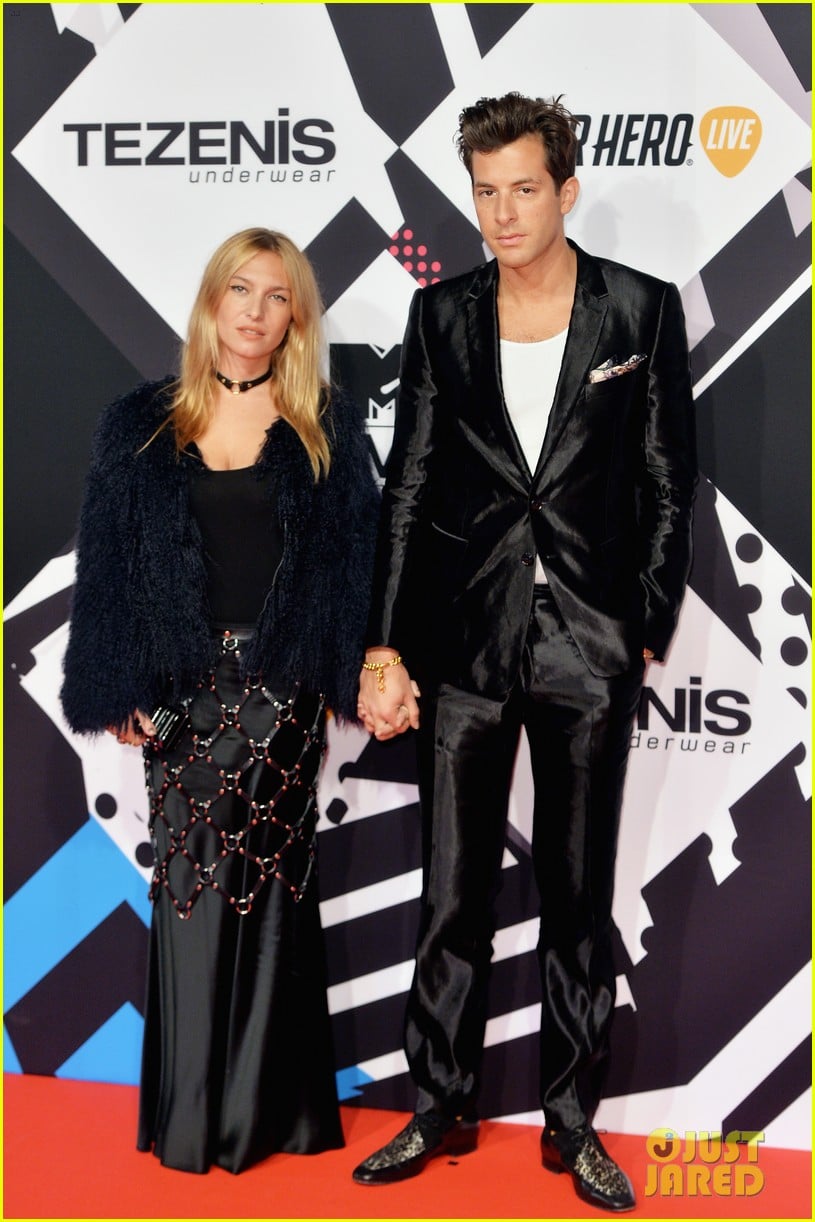 Mark Ronson & Twenty One Pilots Hit Up MTV EMAs 2015: Photo 3491054 ...