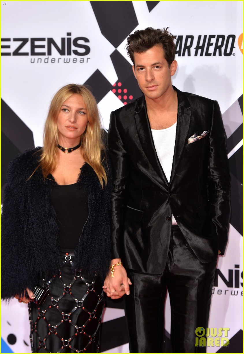 Mark Ronson & Twenty One Pilots Hit Up MTV EMAs 2015: Photo 3491062 ...