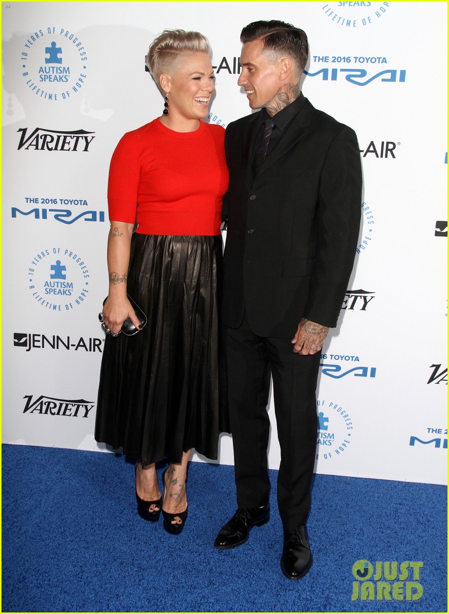 Pink & Husband Carey Hart Are a Picture Perfect Couple at Autism Speaks ...