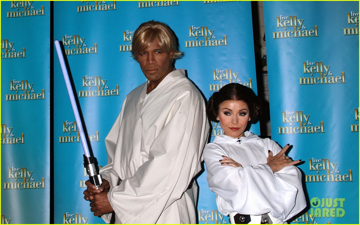 Kelly Ripa & Michael Strahan Do 'Star Wars' for Halloween 2015: Photo ...