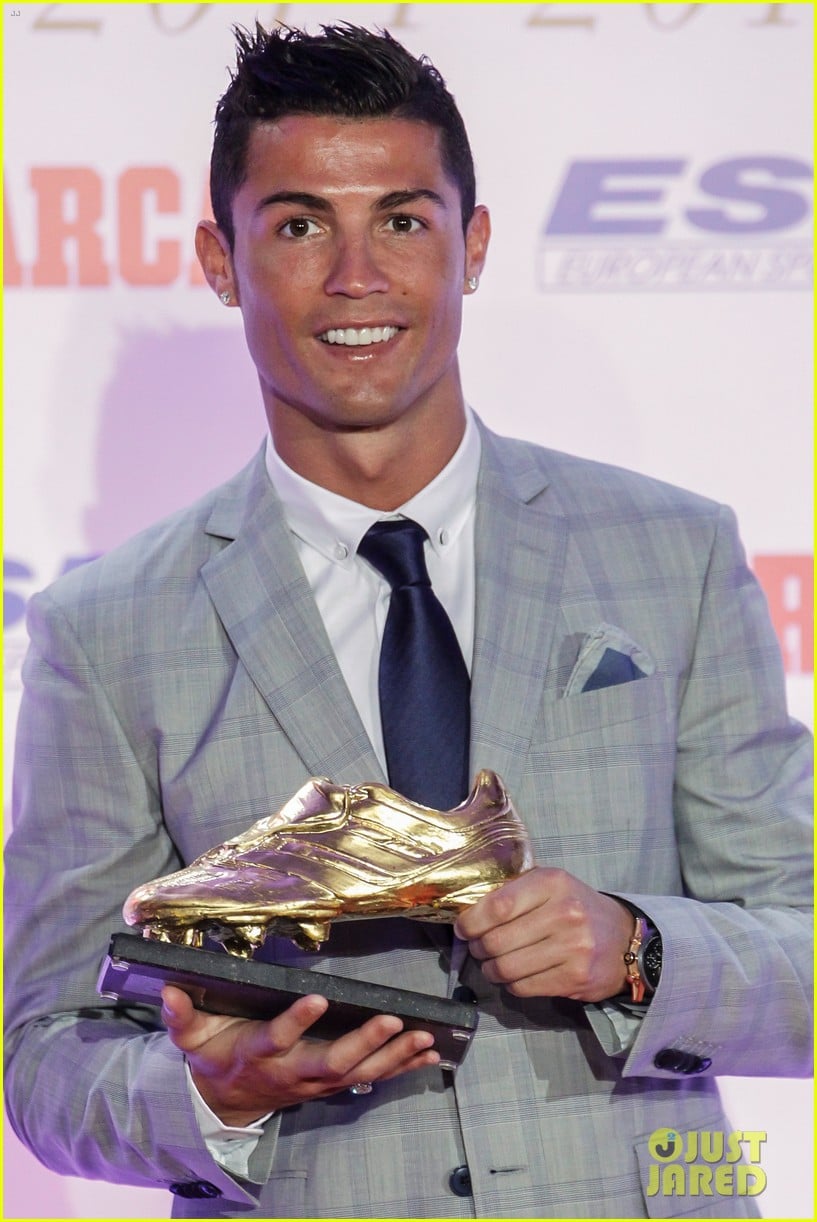 Cristiano Ronaldo Wins Record Fourth Golden Boot Award: Photo 3482937 ...