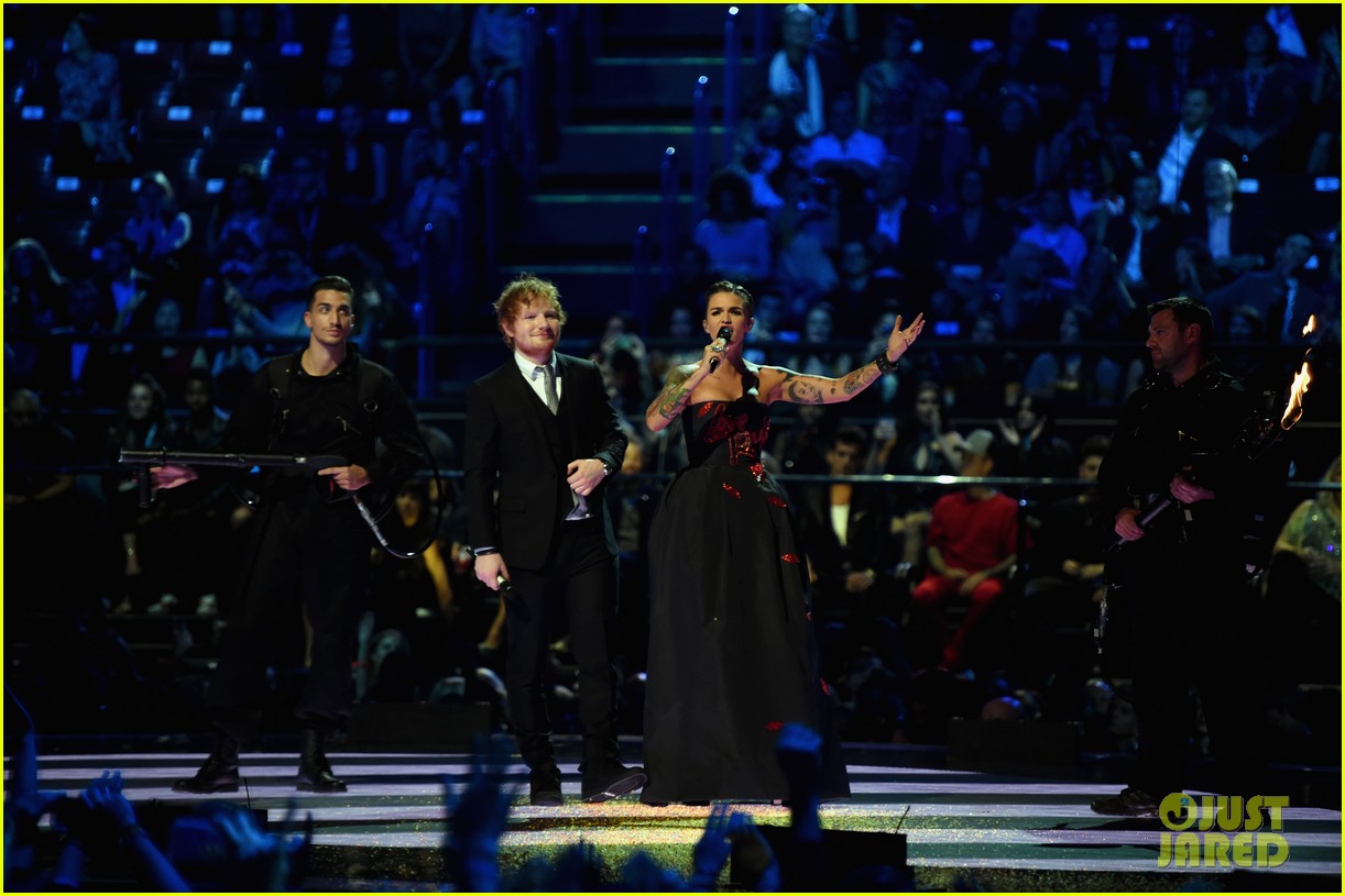 Ruby Rose Changes Up Her Look Multiple Times at the MTV EMAs 2015 ...