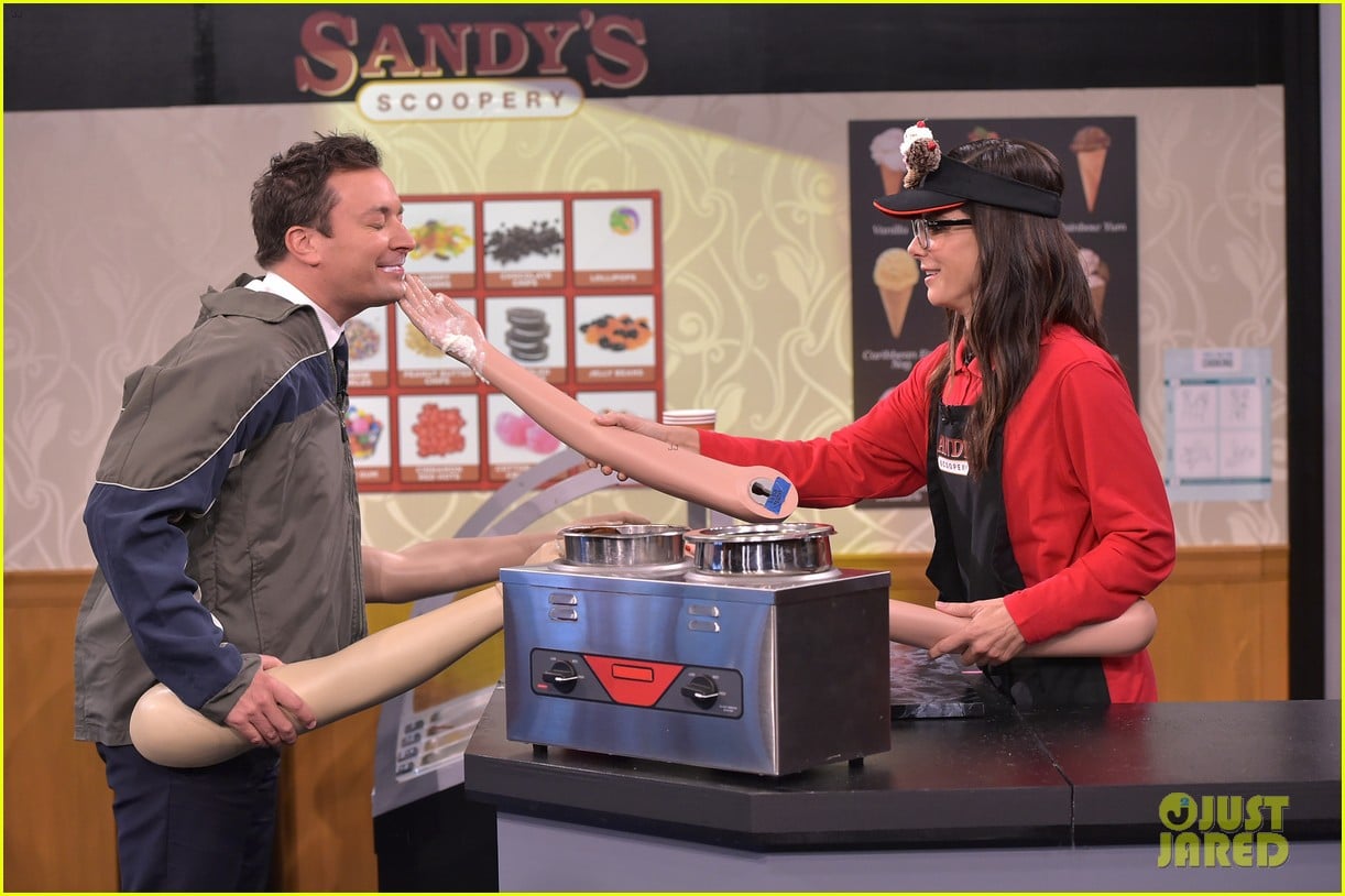 Sandra Bullock Has 'Fake Arms' on 'Fallon Tonight' (Video): Photo ...