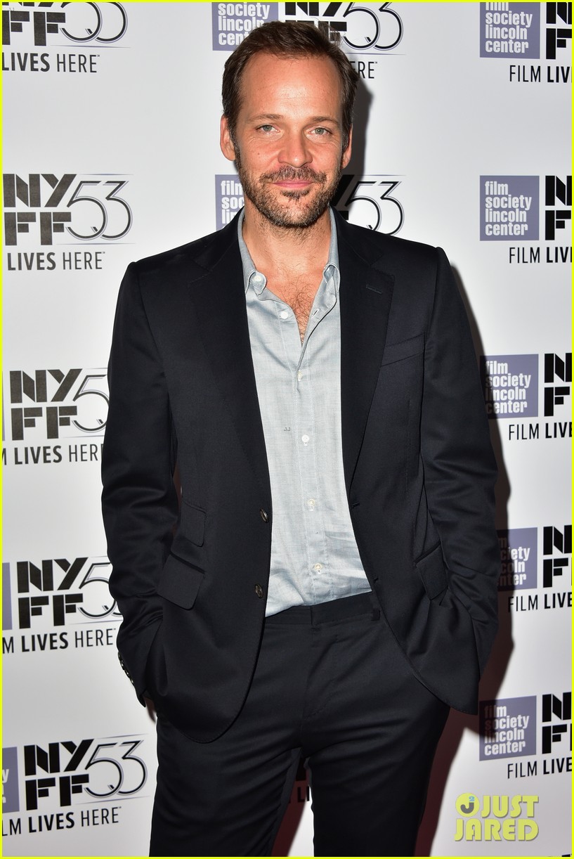 Peter Sarsgaard & Maggie Gyllenhaal Couple Up At 'Experimenter ...