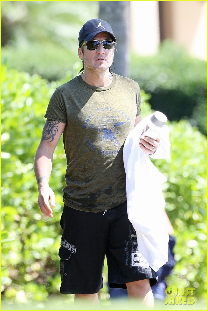 Keith Urban Went Shirtless at the Beach in Hawaii!: Photo 3487625 ...