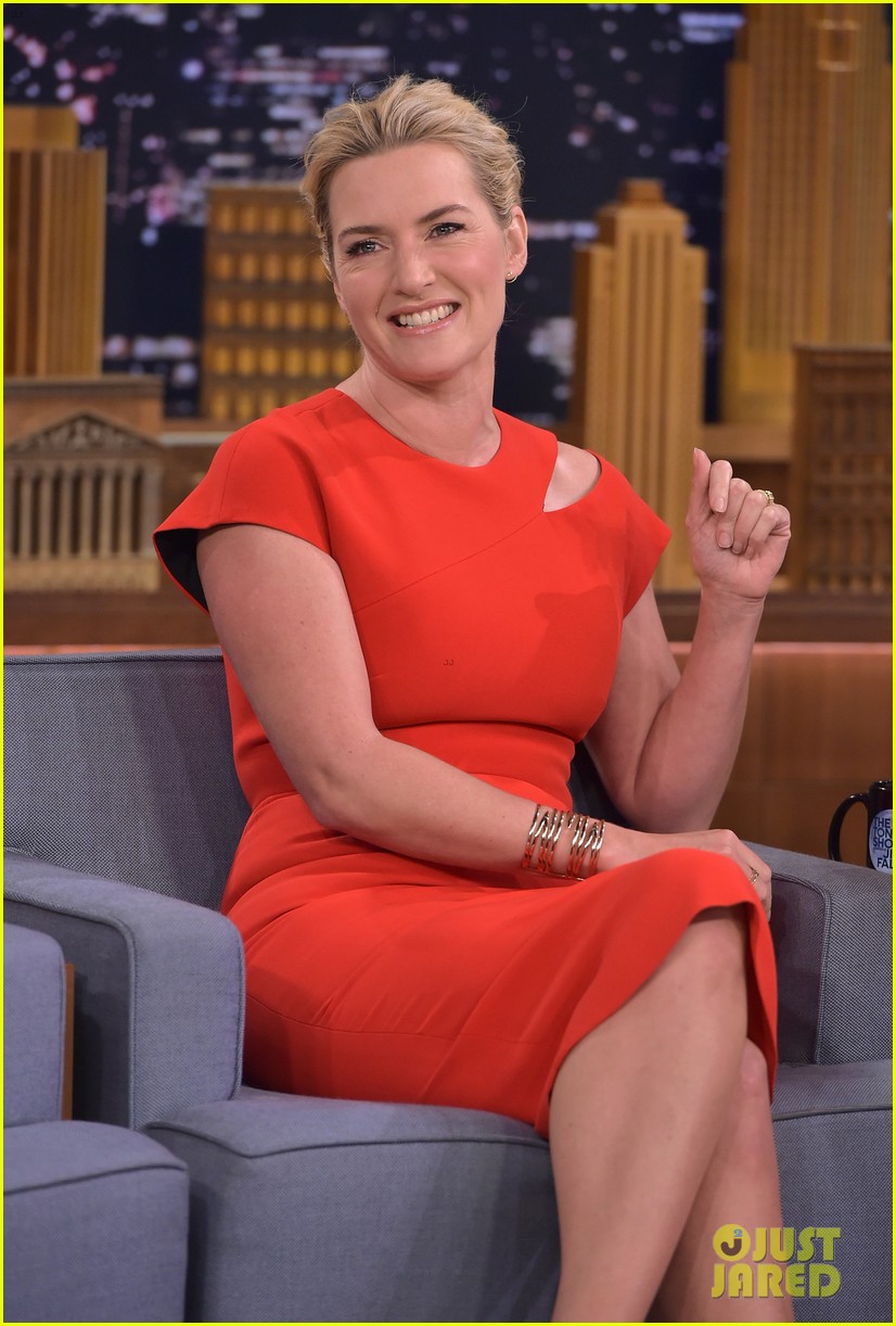 Kate Winslet Gets Silly During Photo Booth Challenge With Jimmy Fallon ...