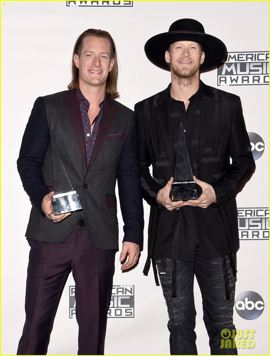 Luke Bryan & Sam Hunt Represent Country at AMAs 2015!: Photo 3514911 ...
