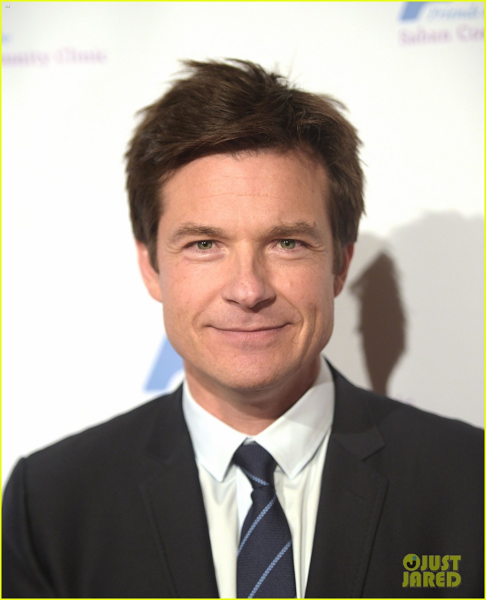 Lizzy Caplan On Meeting Miley Cyrus: 'I Got Pretty Star Struck': Photo ...