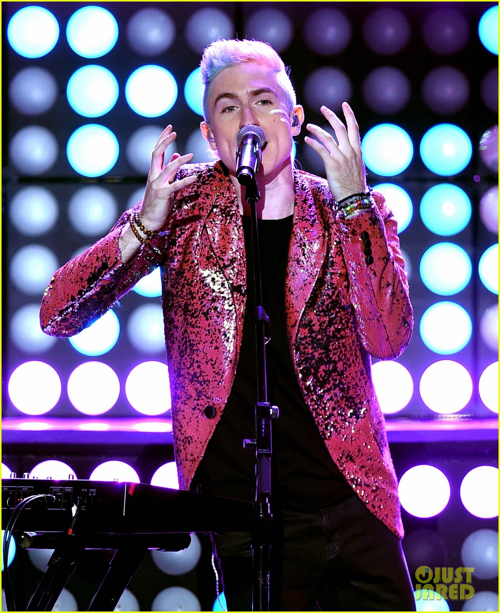 Fall Out Boy & Walk the Moon Hit the AMAs 2015!: Photo 3515037 | Photos ...
