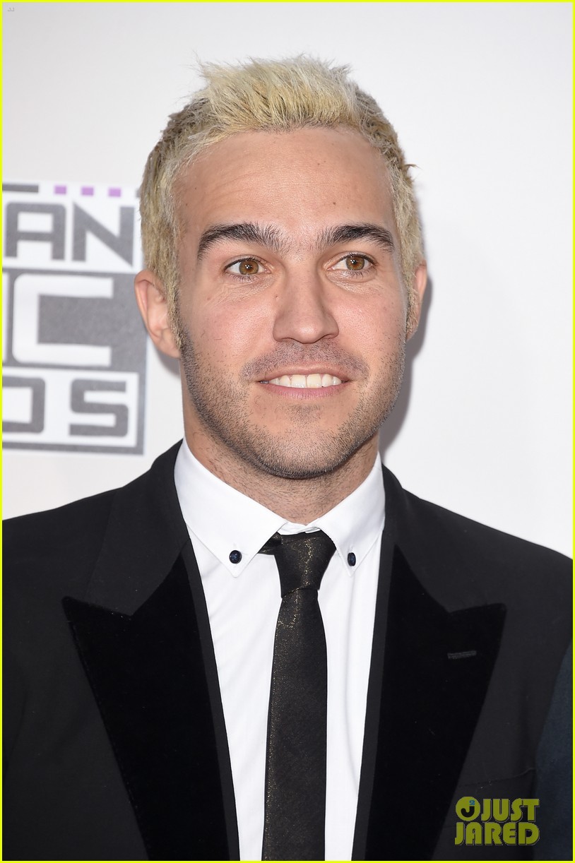 Fall Out Boy & Walk the Moon Hit the AMAs 2015!: Photo 3515040 | Photos ...