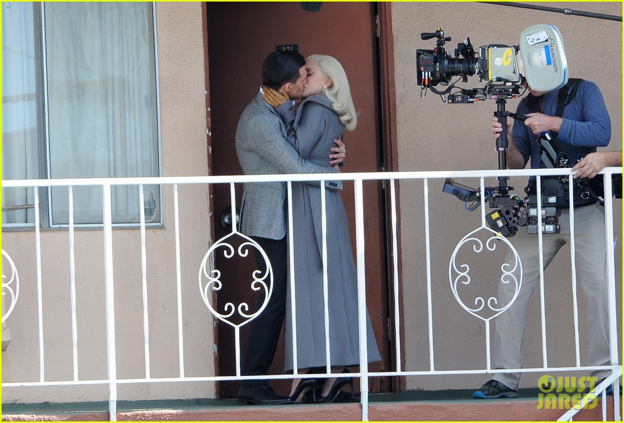 Lady Gaga Makes Out with Finn Wittrock on 'AHS: Hotel' Set!: Photo ...