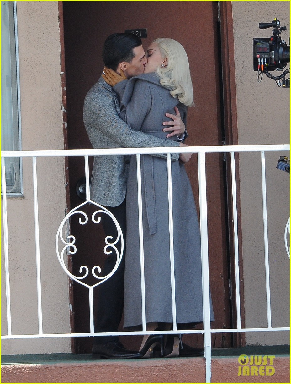 Lady Gaga Makes Out with Finn Wittrock on 'AHS: Hotel' Set!: Photo ...