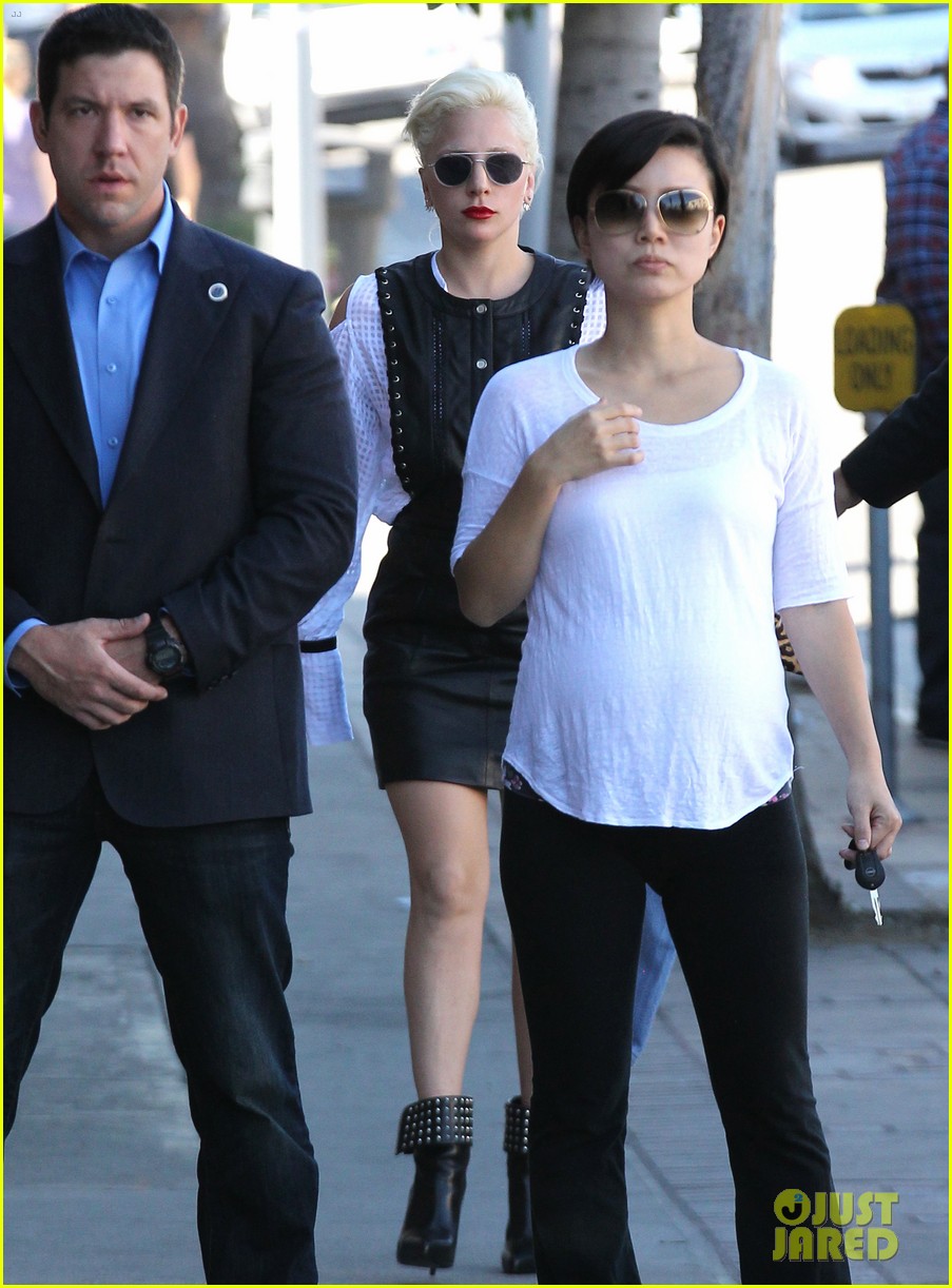 Lady Gaga Calls Out UFC Fighter Ronda Rousey for Not Touching Gloves ...