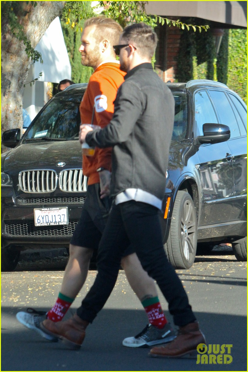 Biggest Loser's Bob Harper Kisses Boyfriend Anton Gutierrez in Super ...